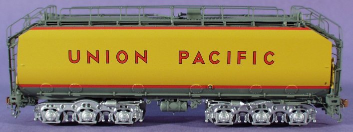 HO Scale: Scale Trains, UP, Fuel & Water Tenders (pre 2006)