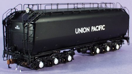 HO Scale: Scale Trains, UP, Fuel & Water Tenders (pre 2006)