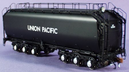HO Scale: Scale Trains, UP, Fuel & Water Tenders (pre 2006)